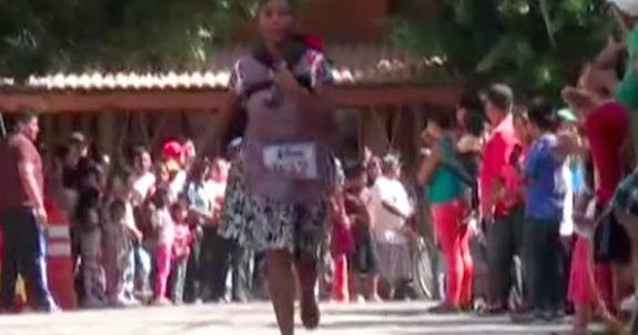 Carrera de Tortilla, una tradición en Puebla - CBS News