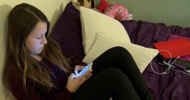 Study reveals how teens, tweens use tech devices - CBS News