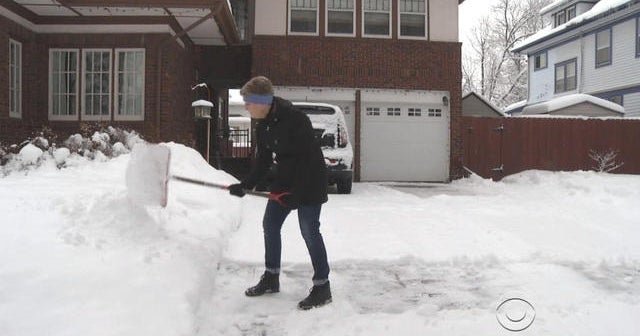 Upper Midwest pelted with snow - CBS News