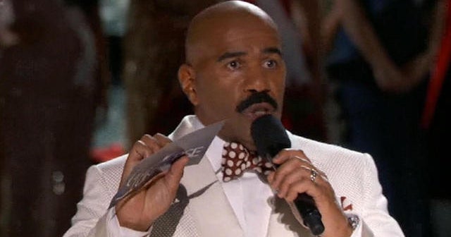 Steve Harvey Flub Leads To Awkward Miss Universe Crowning Cbs News