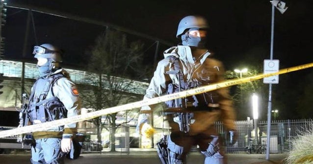 Munich police warn of possible terror threat - CBS News