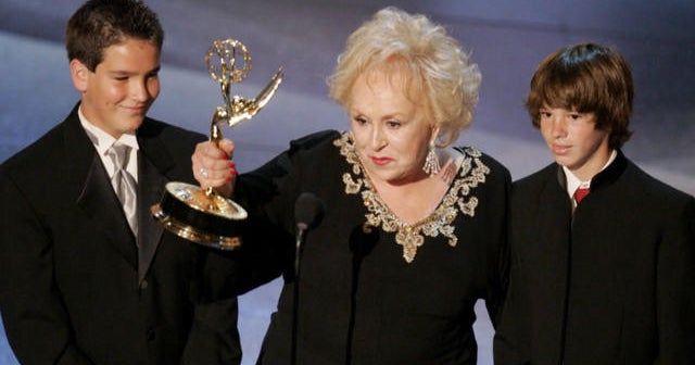 Doris Roberts, Emmy-winning sitcom icon, dies at 90 - CBS News