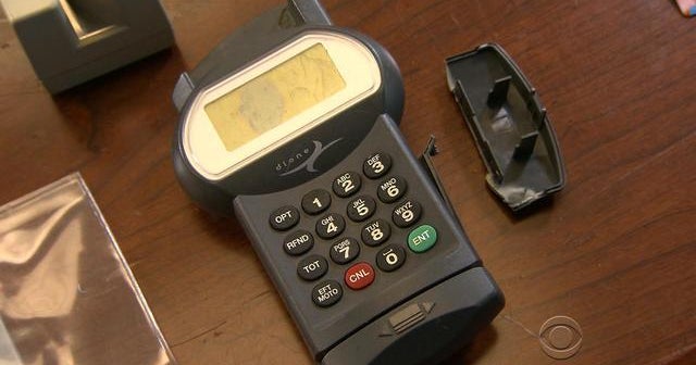 Credit card scammers now at the checkout line - CBS News