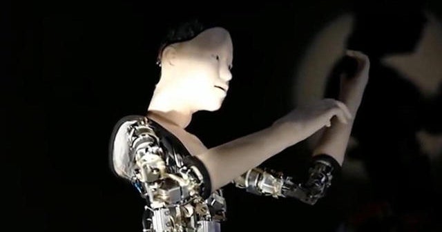 Humanoid robot is powered by neural network - CBS News