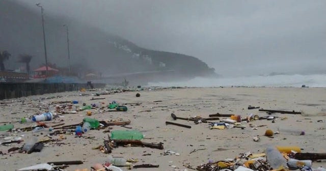 Concerns over dirty waterways in Rio - CBS News
