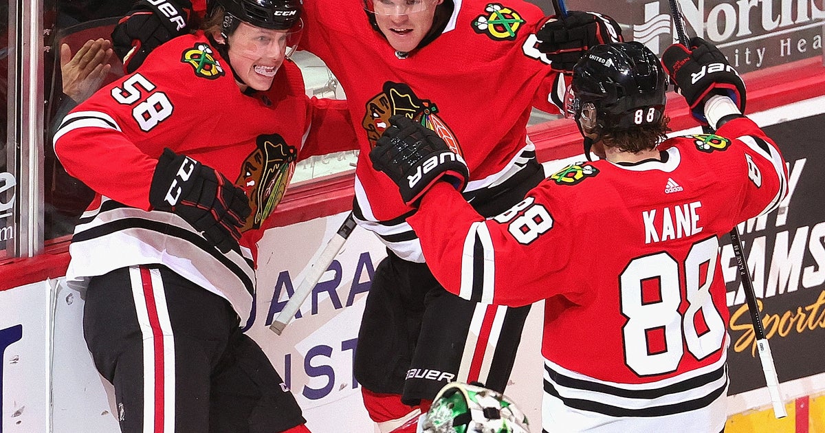Blackhawks Beat Stars In Fans' Return To United Center - CBS Chicago