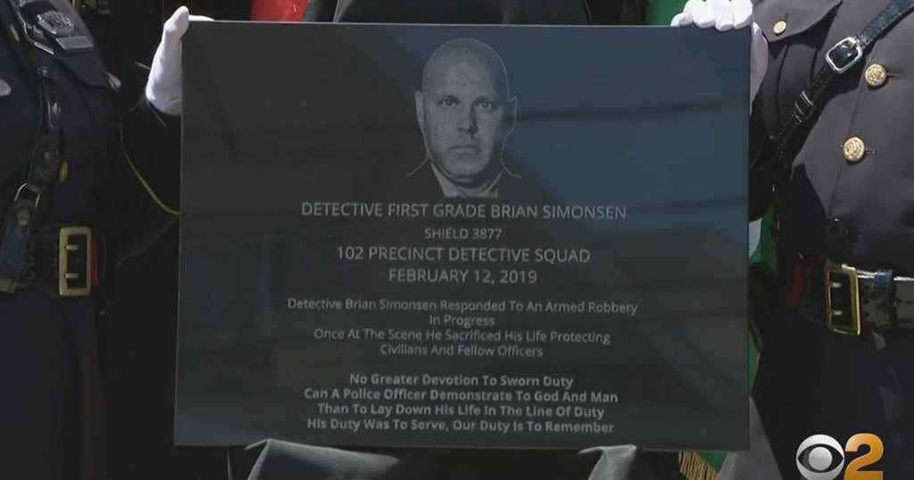 Plaque For NYPD Det. Brian Simonsen Unveiled At 102nd Precinct In ...