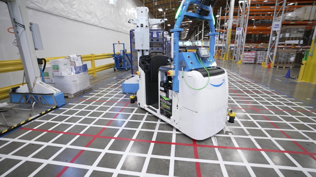 Meet the robots inside Amazon's fulfillment centers - CBS News