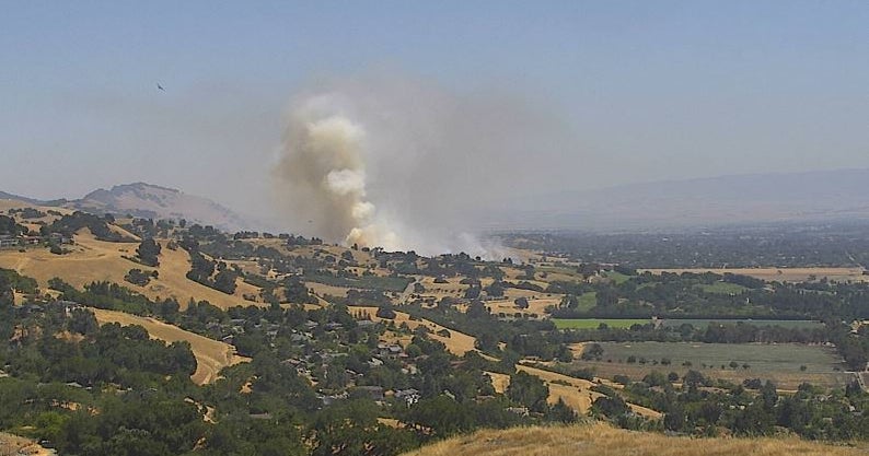 Wildfire Scorches 30 Acres East Of Highway 101 In San Martin - CBS San ...