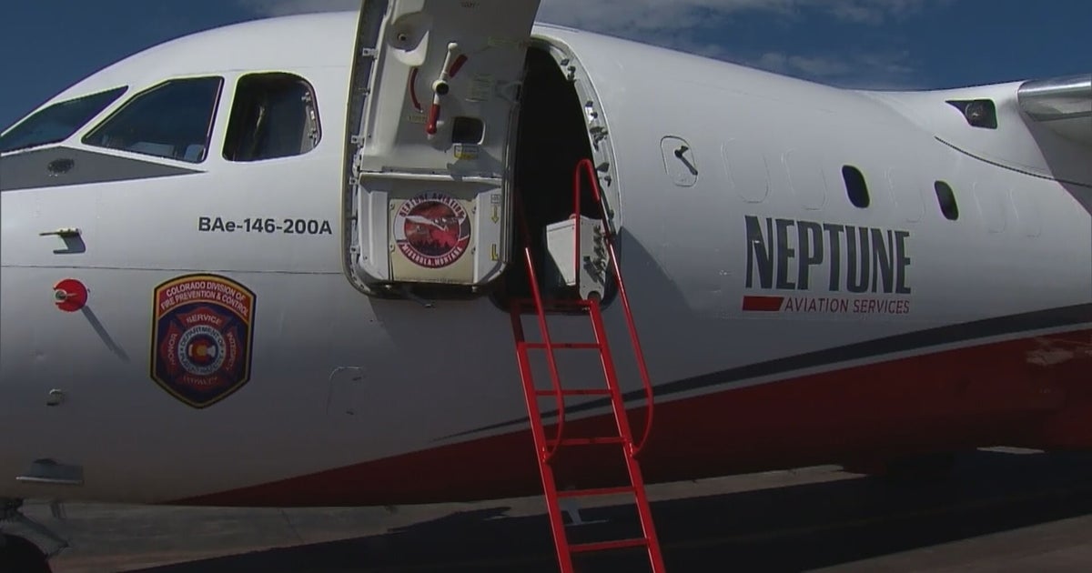 Air Tanker For Fighting Colorado Wildland Fires Can Carry 3,000 Gallons ...
