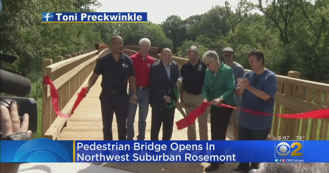 New Pedestrian Bridge Connects Rosemont Entertainment District To Des ...