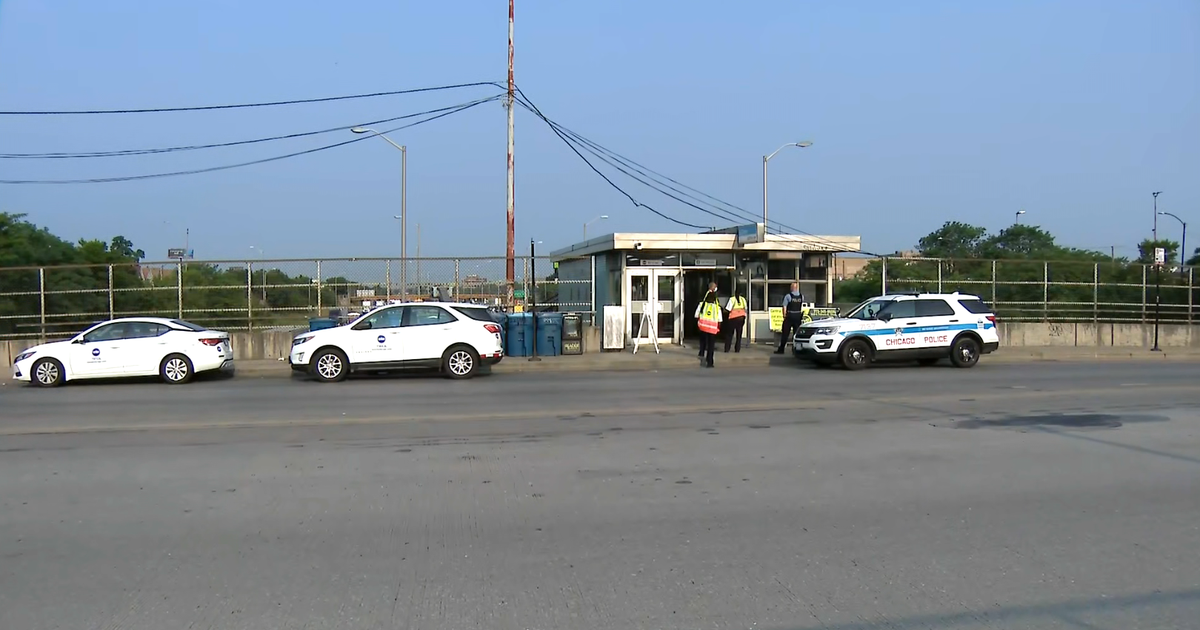 Woman Stabbed At CTA Blue Line Train Station - CBS Chicago