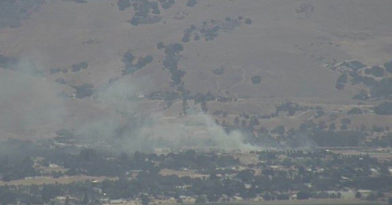 South Bay Fire Crews Contain Vegetation Fire in San Martin - CBS San ...