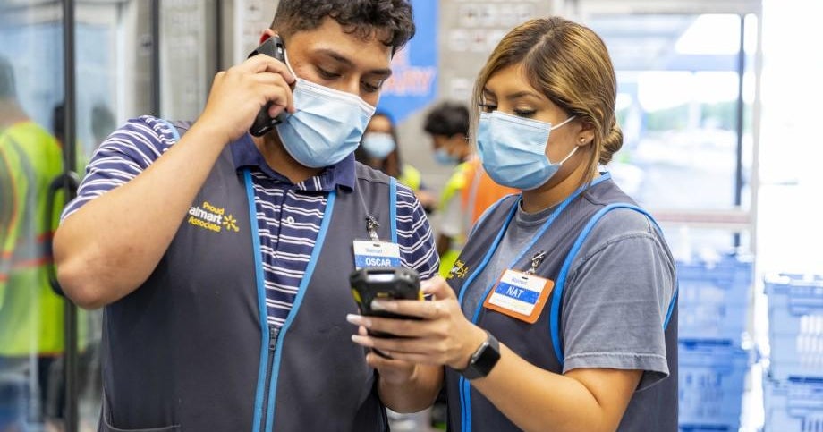 Walmart's college tuition program now free for all its workers - CBS News