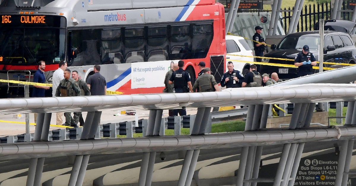 Pentagon confirms officer killed in attack outside building - CBS News