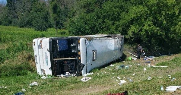 57 inured after tour bus crashes on New York State Thruway - CBS News