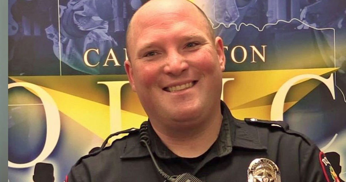 Retired Carrollton Police Sergeant Allen Hollis Dead At 38 From COVID ...