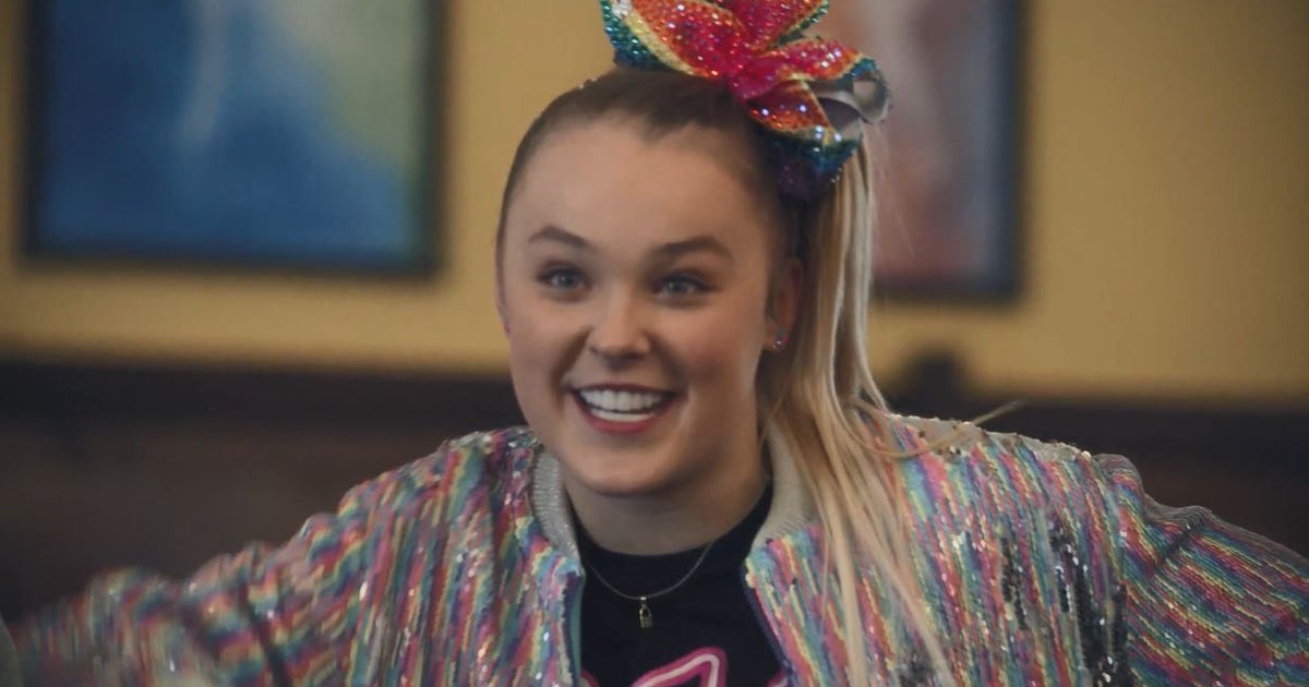 JoJo Siwa Talks 'The J Team' And Upcoming Tour: 'It's Been A Long 2 ...