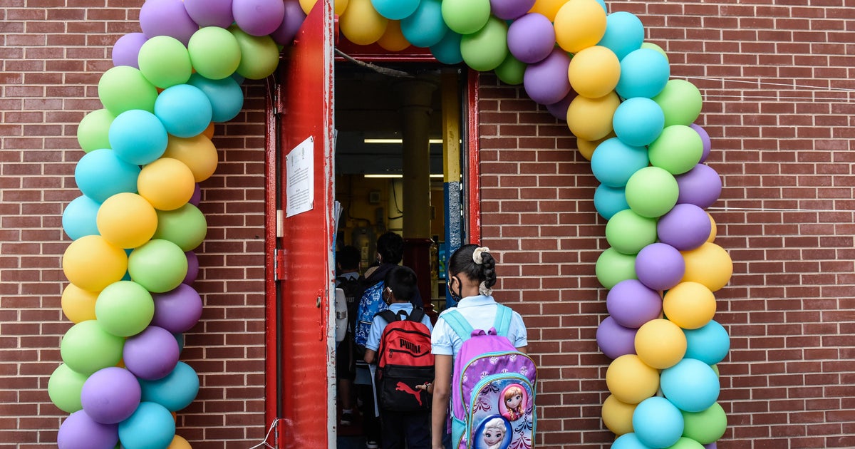 Federal Judge Temporarily Blocks Covid Vaccine Mandate For Nyc Teachers