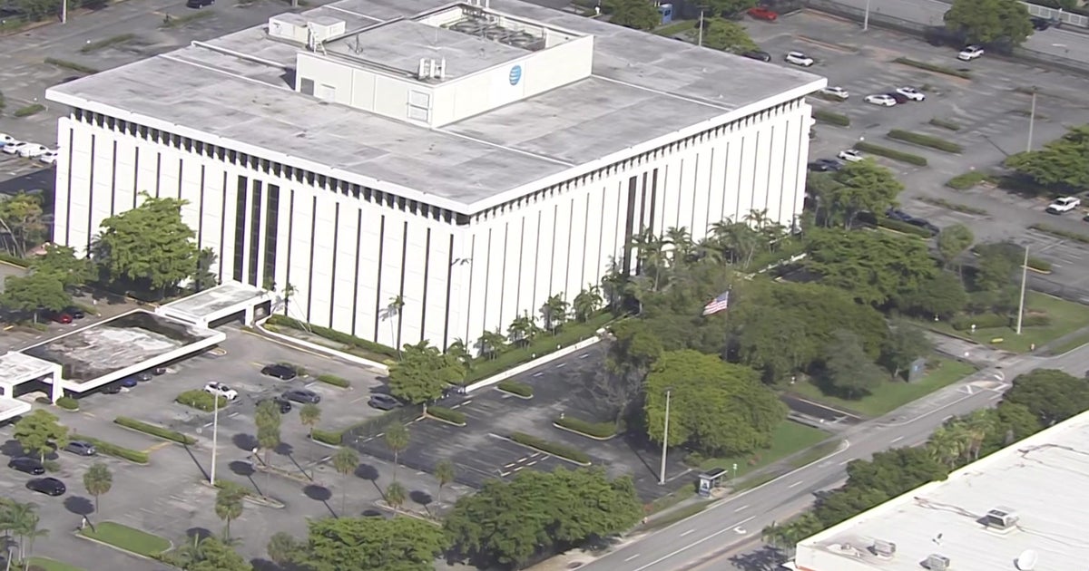 Miami-Dade AT&T Call Center Evacuated After Bomb Threat - CBS Miami