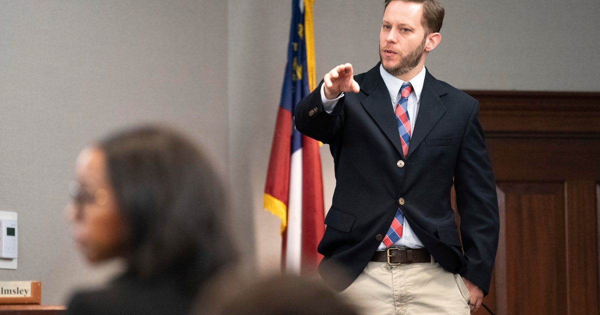 First officer to find Ahmaud Arbery after fatal shooting testifies ...