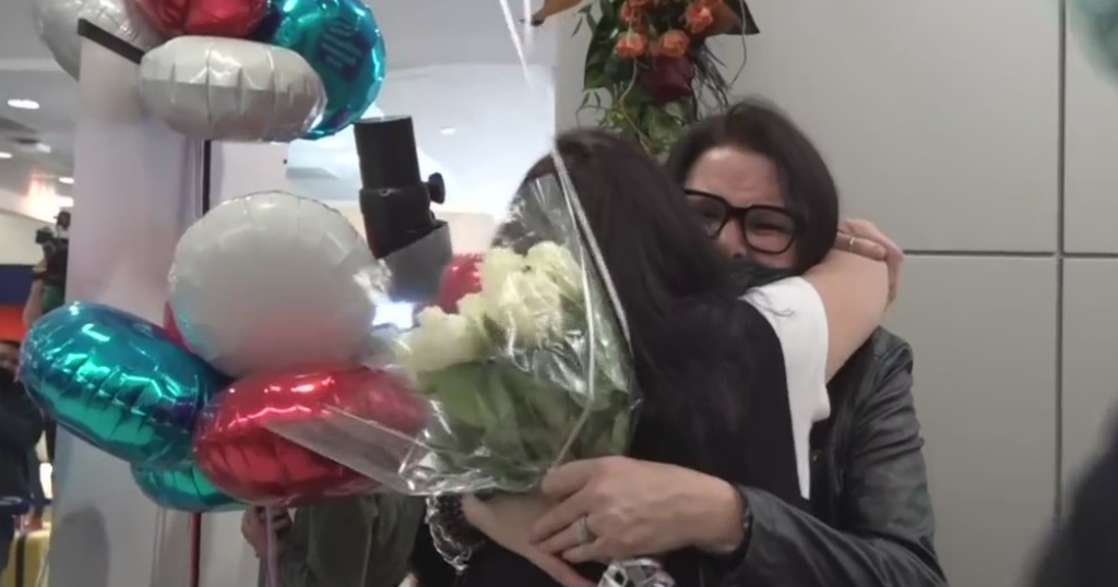 Watch: CBS2's Jenna DeAngelis Reflects On Excitement, Emotions On First ...