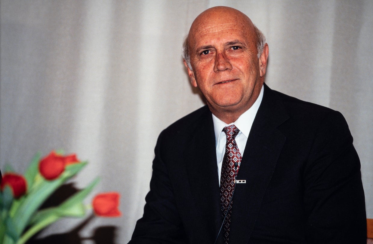 FW de Klerk, South Africa's last apartheid president, has died at 85 ...