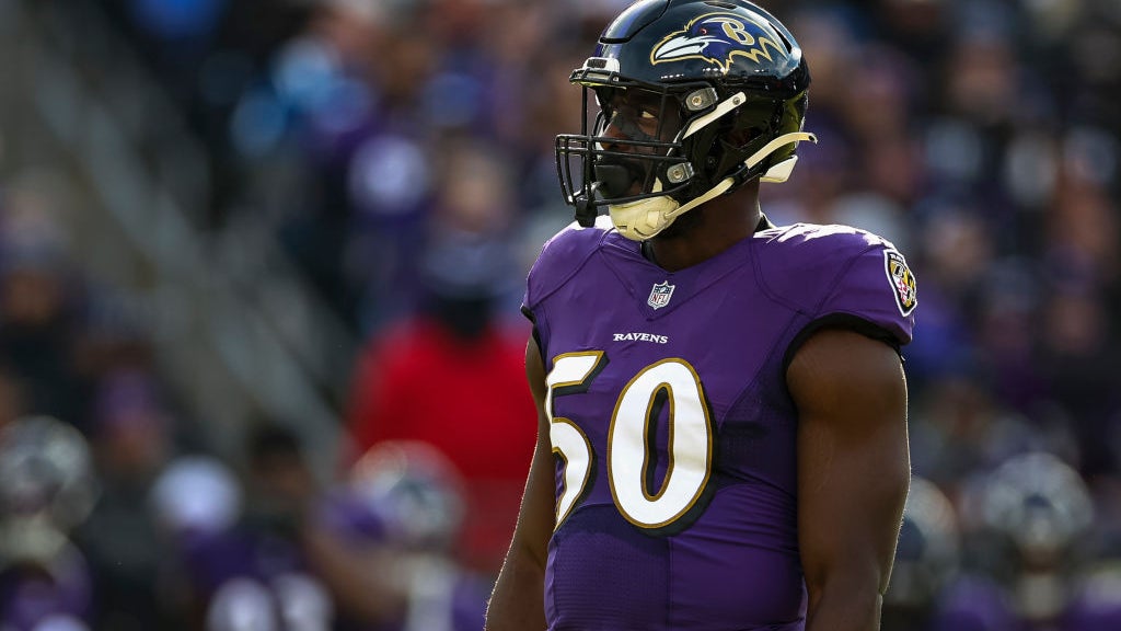 Baltimore Ravens bring back Justin Houston on 1-year deal