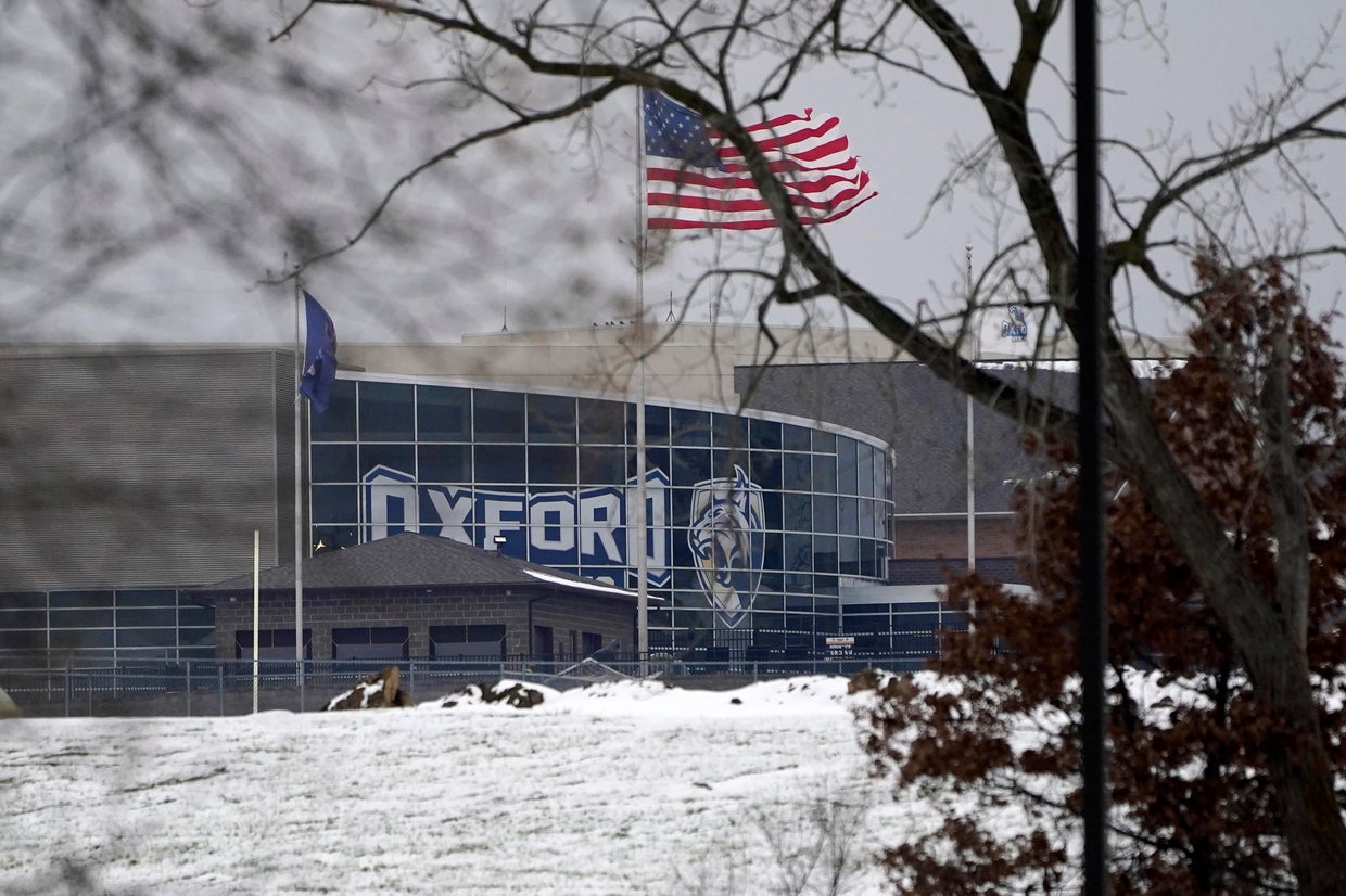 3 killed, 8 wounded in shooting at Oxford High School in Michigan