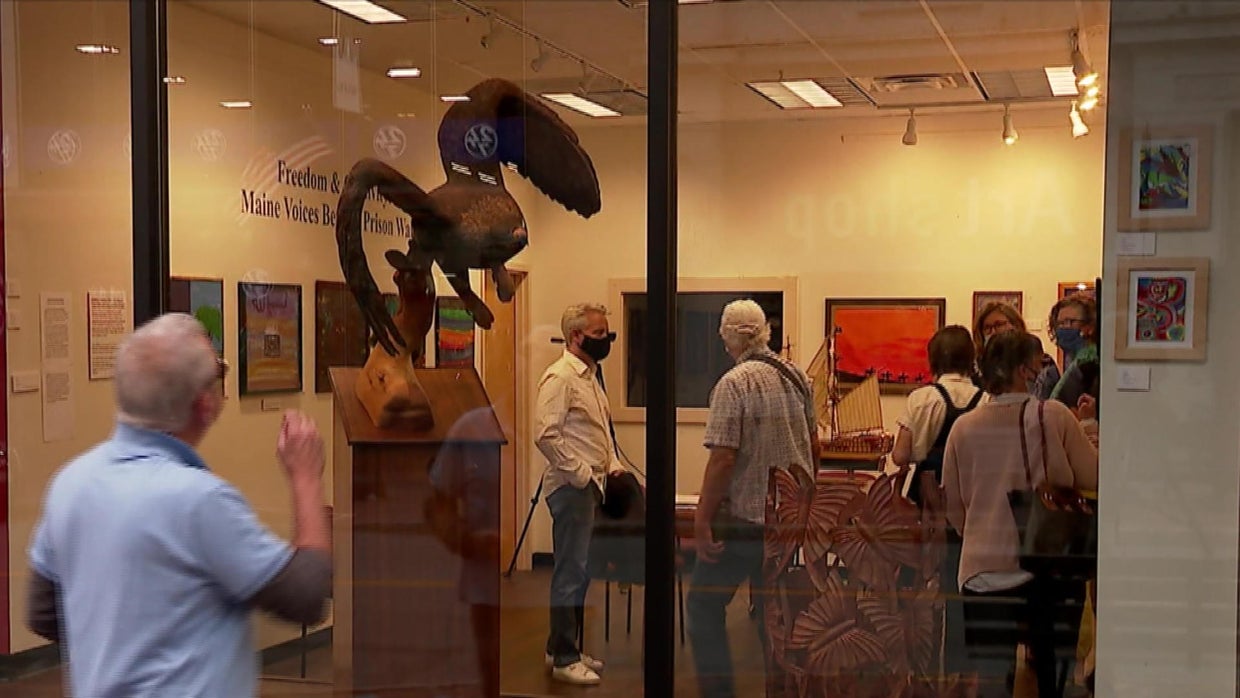 Art that breaks through prison walls - CBS News