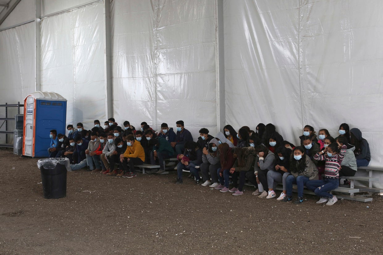 U.S. shelters received a record 122,000 unaccompanied migrant children ...
