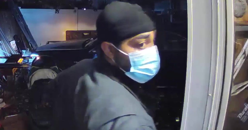 Queens Homeowner Pistol-Whipped During Home Invasion Robbery - CBS New York