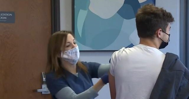 CDC endorses COVID-19 booster shots for ages 12 and up as Omicron ...