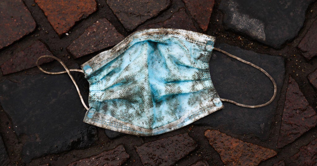PPE Litter Unmasked Mandates Increase Mask Litter Hurt Environment Study Shows CBS News