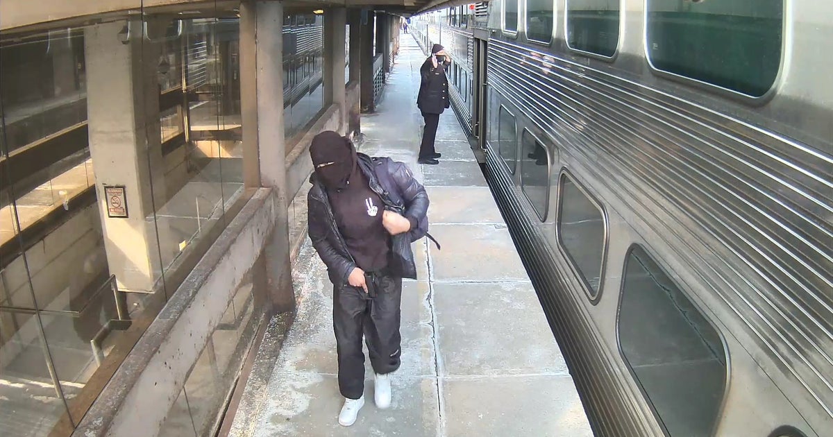 Metra Electric Train Robbery Suspect Arrested After Conductor Held At ...