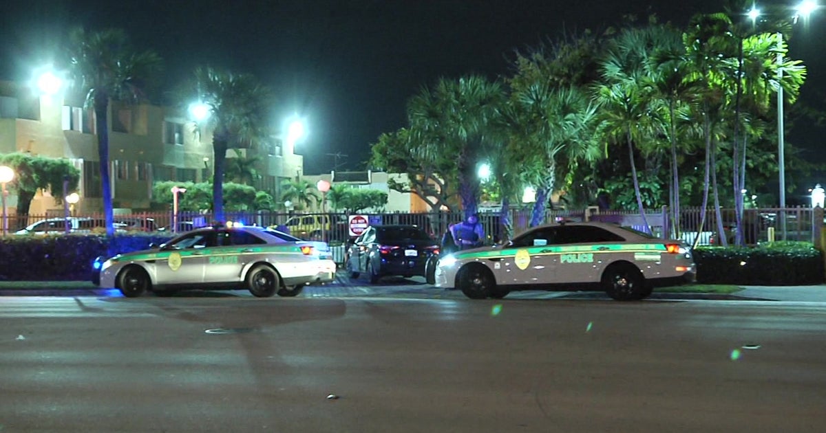 Two Men Hospitalized After Double Stabbing In Miami - CBS Miami