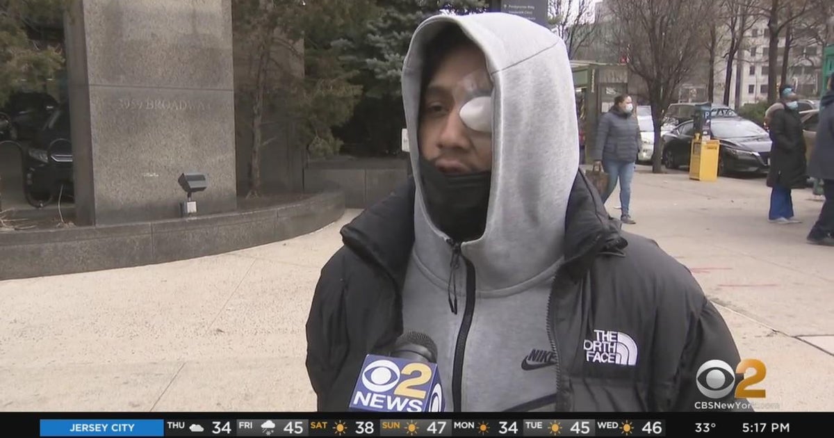 Teen attacked by man with scissors on subway, suspect wanted - CBS New York Teen attacked by man with scissors on subway, suspect wanted - CBS New York