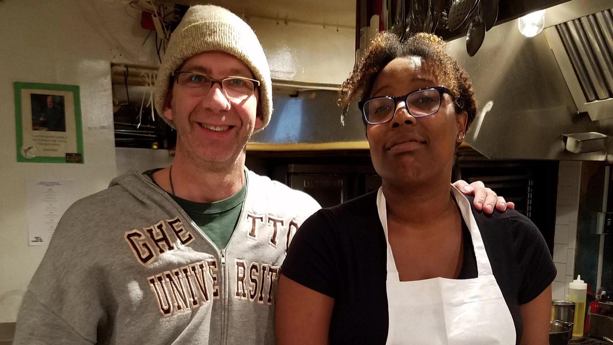 Savannah restaurant serves up common ground on race - CBS News