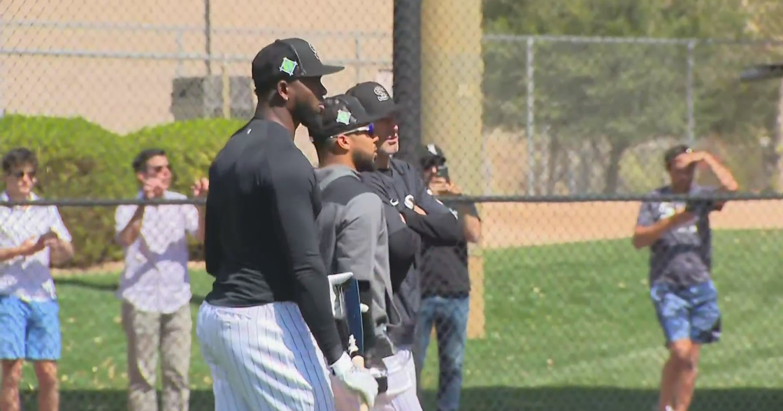 White Sox get in quick workout on mandatory Spring Training report day ...