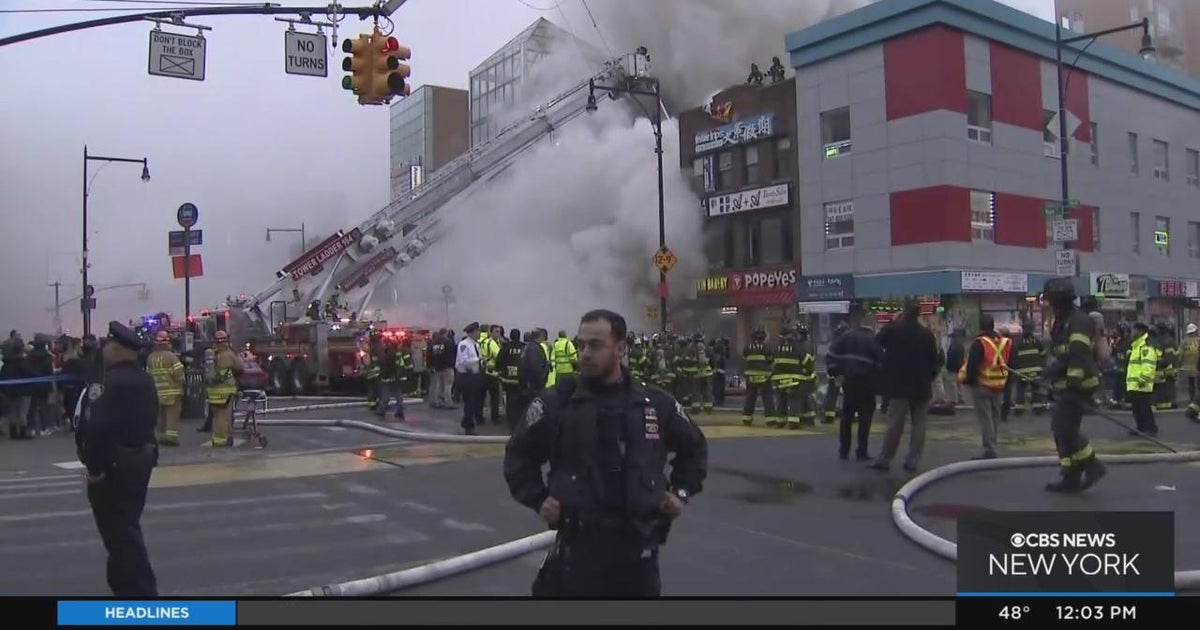 Massive Queens fire now under control - CBS New York