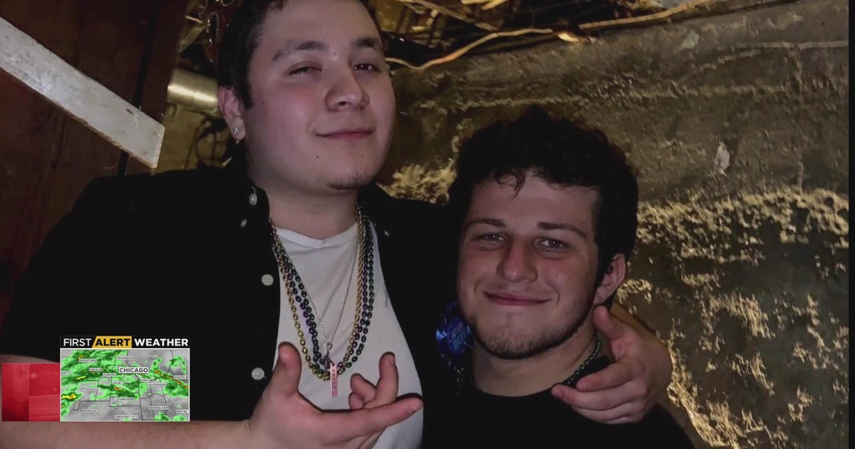 Naperville blood drive to honor friends killed in Astroworld stampede ...