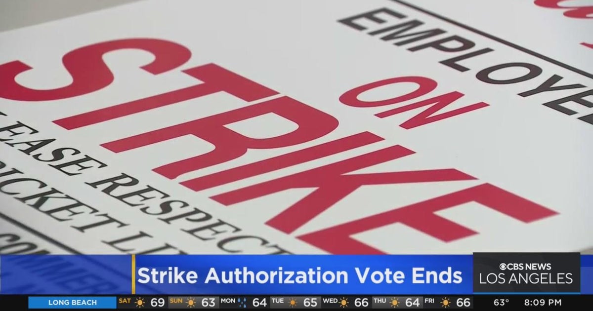 Grocery worker strike authorization vote ends Saturday - CBS Los Angeles