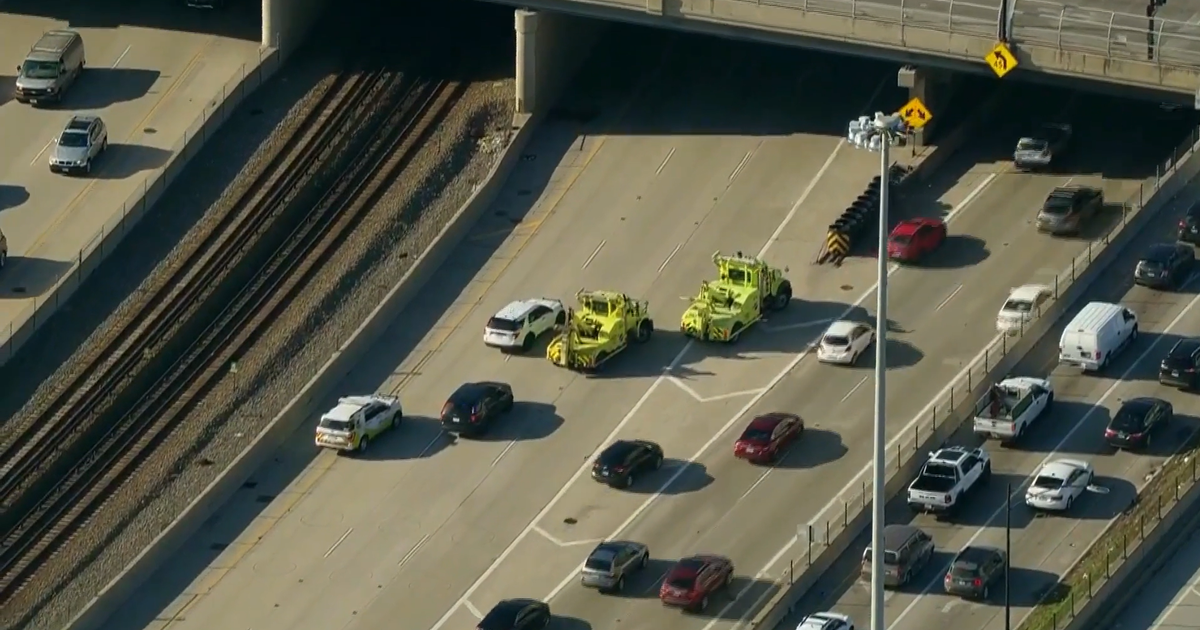 Person shot on Dan Ryan Expressway at 66th Street - CBS Chicago