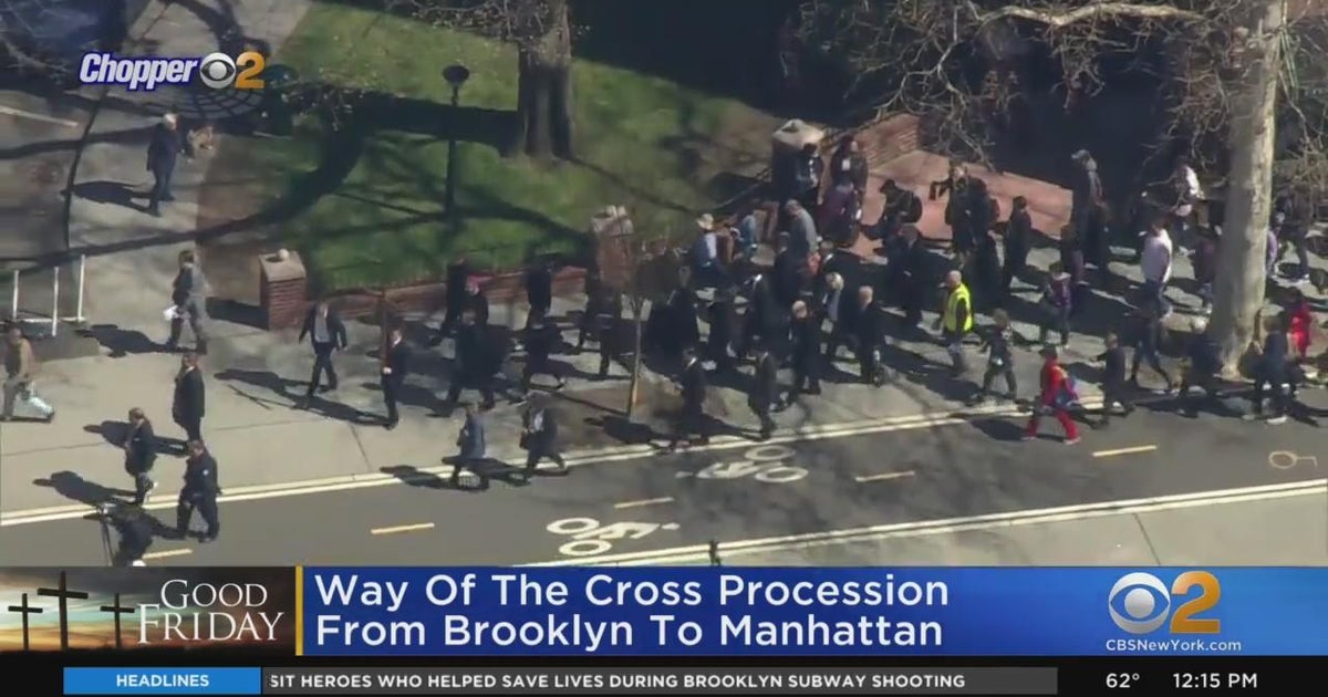 Way of the Cross returns over Brooklyn Bridge - CBS New York