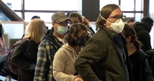 Federal Judge Voids Mask Mandate On Planes Public Transit Cbs News