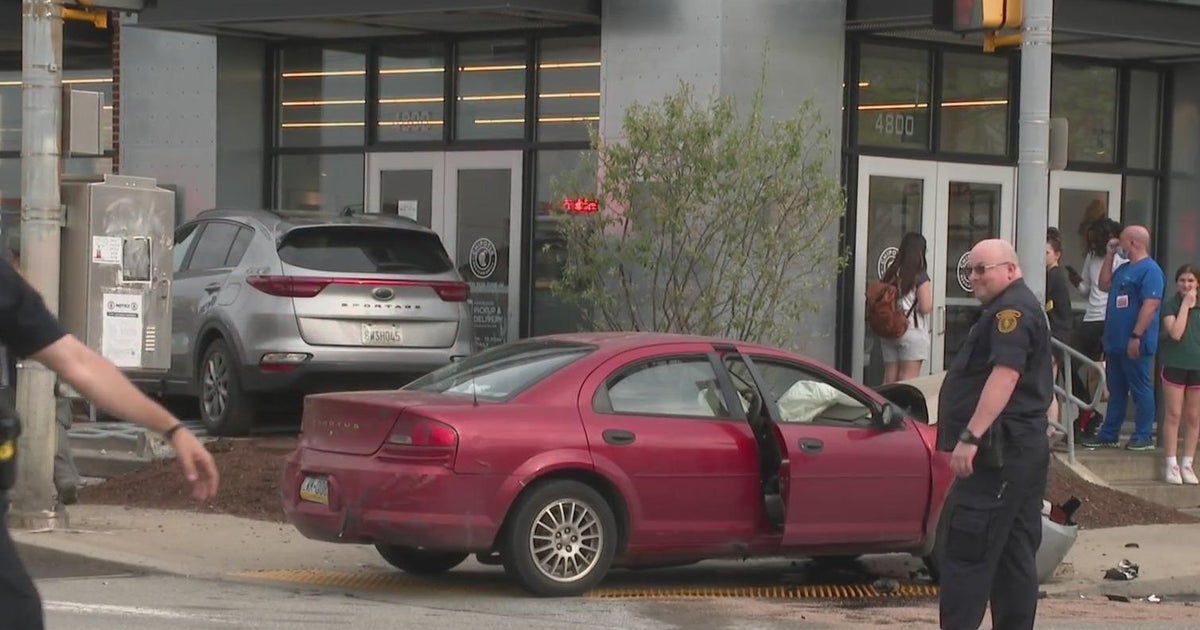 SUV crashes into Chipotle on Baum Boulevard in Bloomfield - CBS Pittsburgh