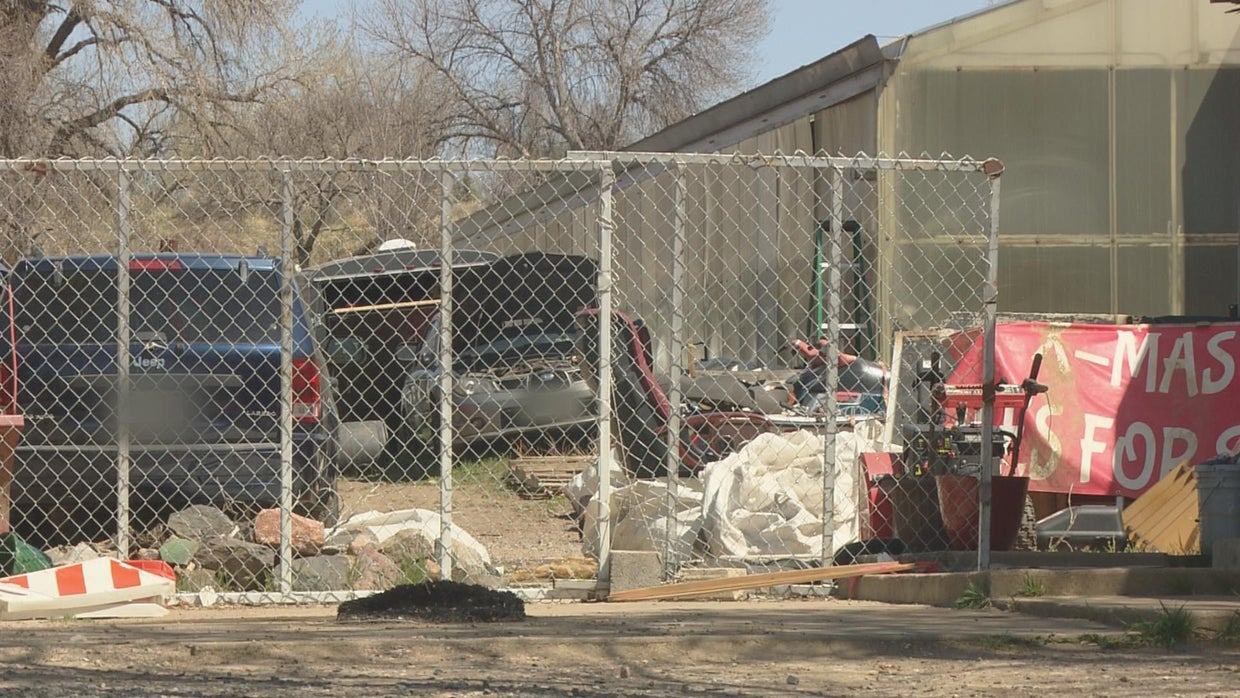 Arvada Police Chase Down Suspected Car Thief While Serving Search ...