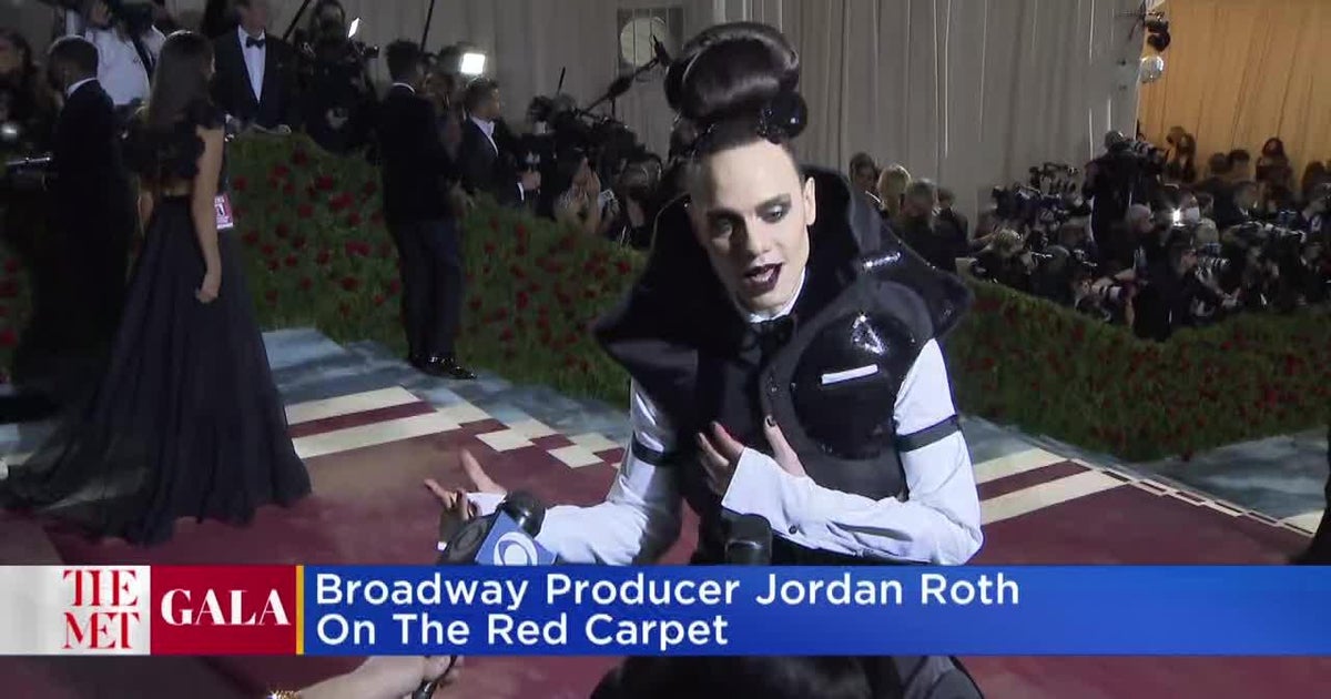 Broadway producer Jordan Roth on the Red Carpet - CBS New York