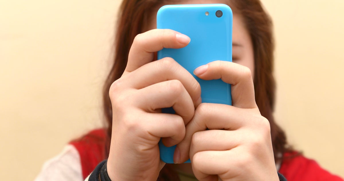 Gen Z has lived their entire lives online. Some are fed up. - CBS News