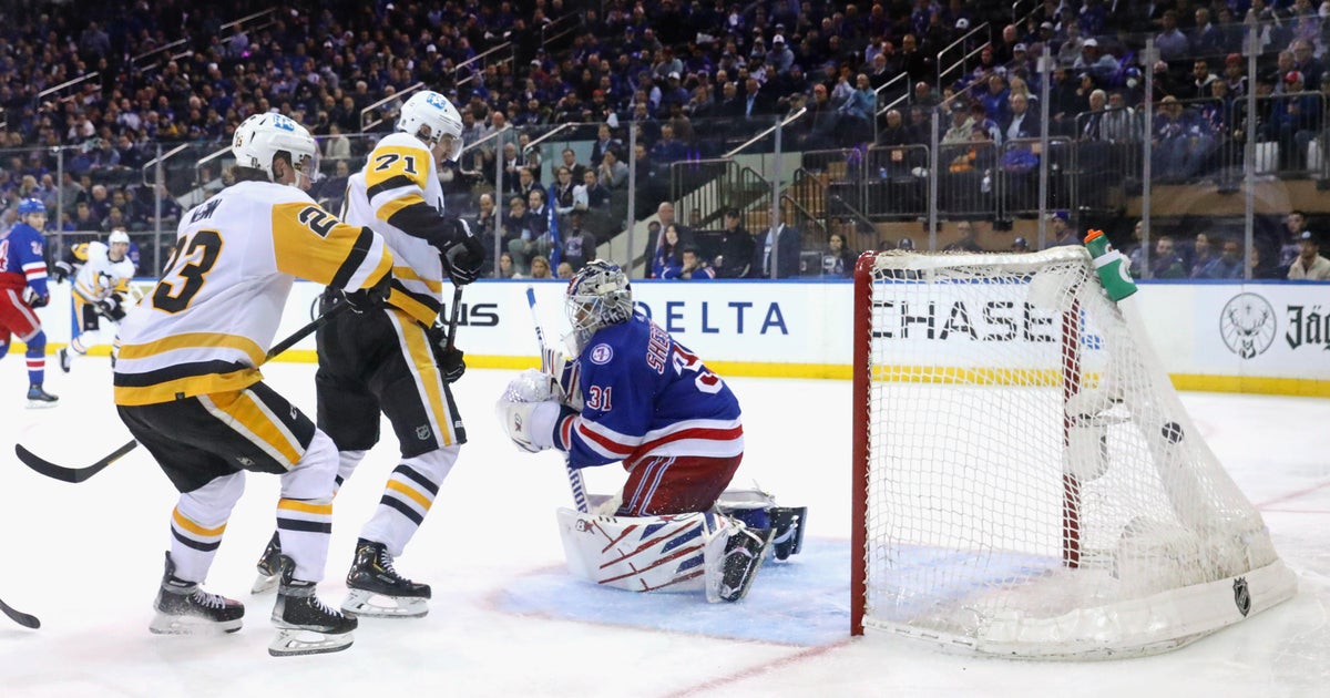 Malkin's tip lifts Penguins past Rangers in 3OTs in Game 1 - CBS New York